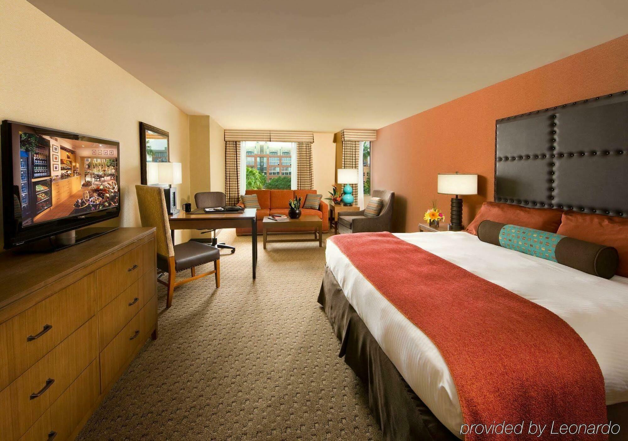 HOTEL TEMPE MISSION PALMS, TEMPE